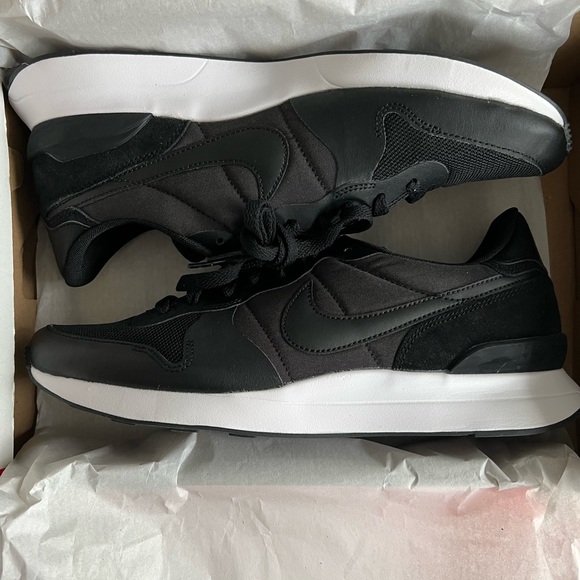 Nike | Shoes | Nike Internationalist Lt7 | Poshmark